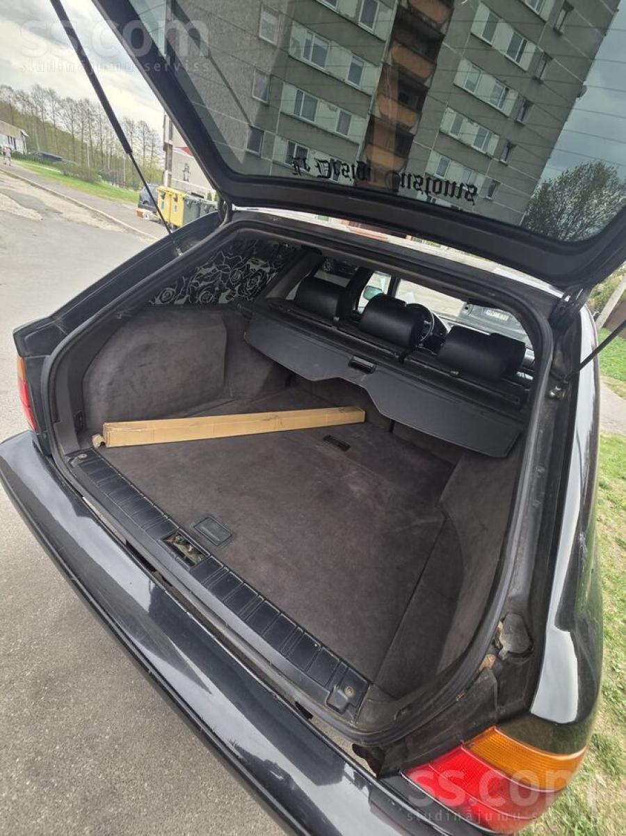 Black BMW 525 1995 in Riga, with an engine capacity of 2.50 L and mileage of 365 thousand km for 3250 €, photo 8 on AUTOMOTO.COM.LV