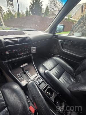 Black BMW 525 1995 in Riga, with an engine capacity of 2.50 L and mileage of 365 thousand km for 3250 €, photo 13 on AUTOMOTO.COM.LV