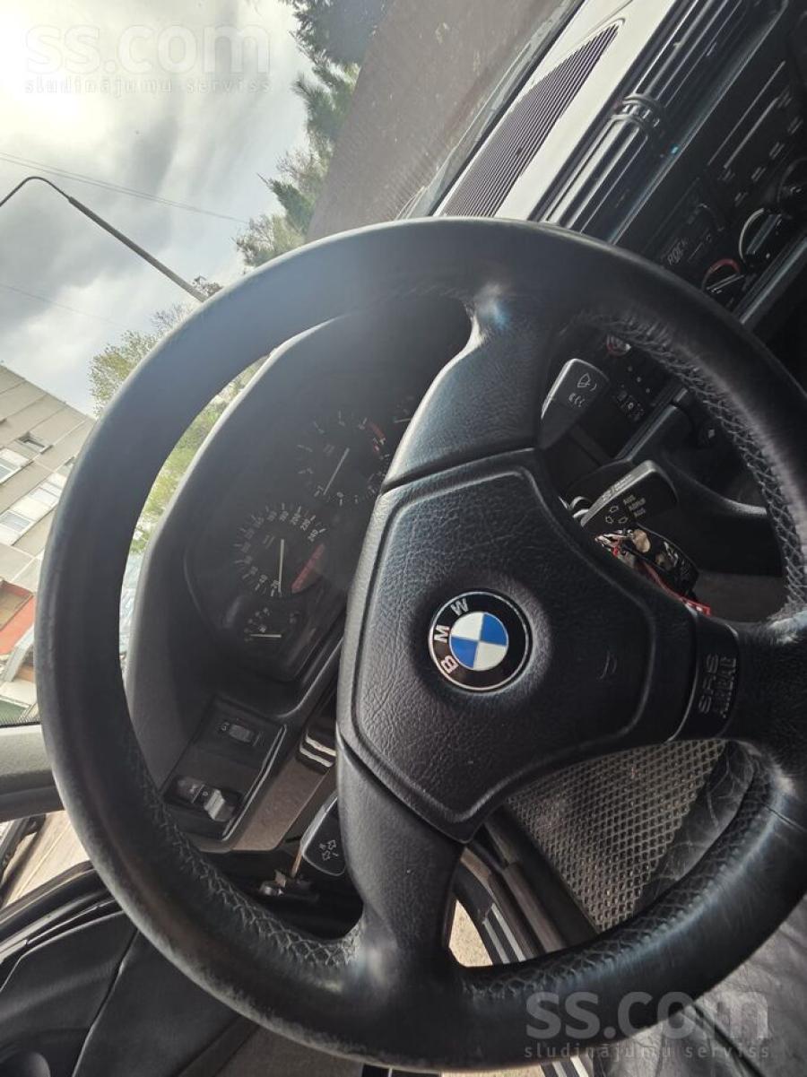 Black BMW 525 1995 in Riga, with an engine capacity of 2.50 L and mileage of 365 thousand km for 3250 €, photo 14 on AUTOMOTO.COM.LV