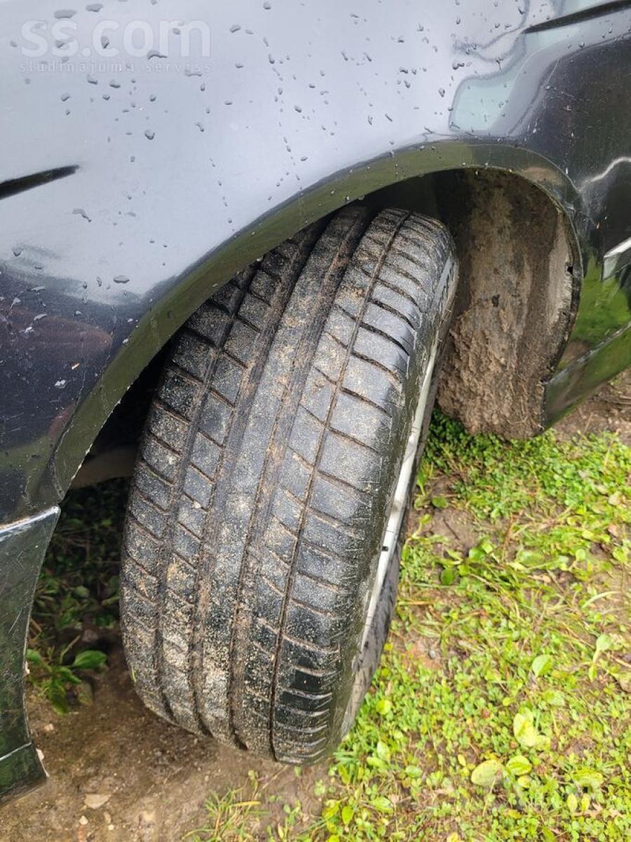 Melns BMW 525 1997 Aizkraukle, ar dzinēja tilpumu 2.50 L un nobraukumu 366 tūkst. km par 1100 €, foto 6 vietnē AUTOMOTO.COM.LV