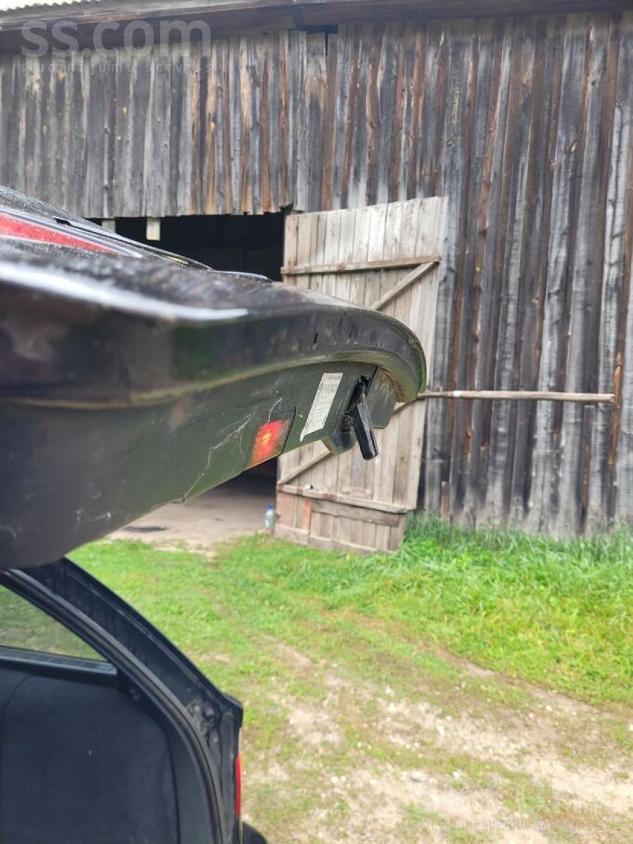 Melns BMW 525 1997 Aizkraukle, ar dzinēja tilpumu 2.50 L un nobraukumu 366 tūkst. km par 1100 €, foto 8 vietnē AUTOMOTO.COM.LV