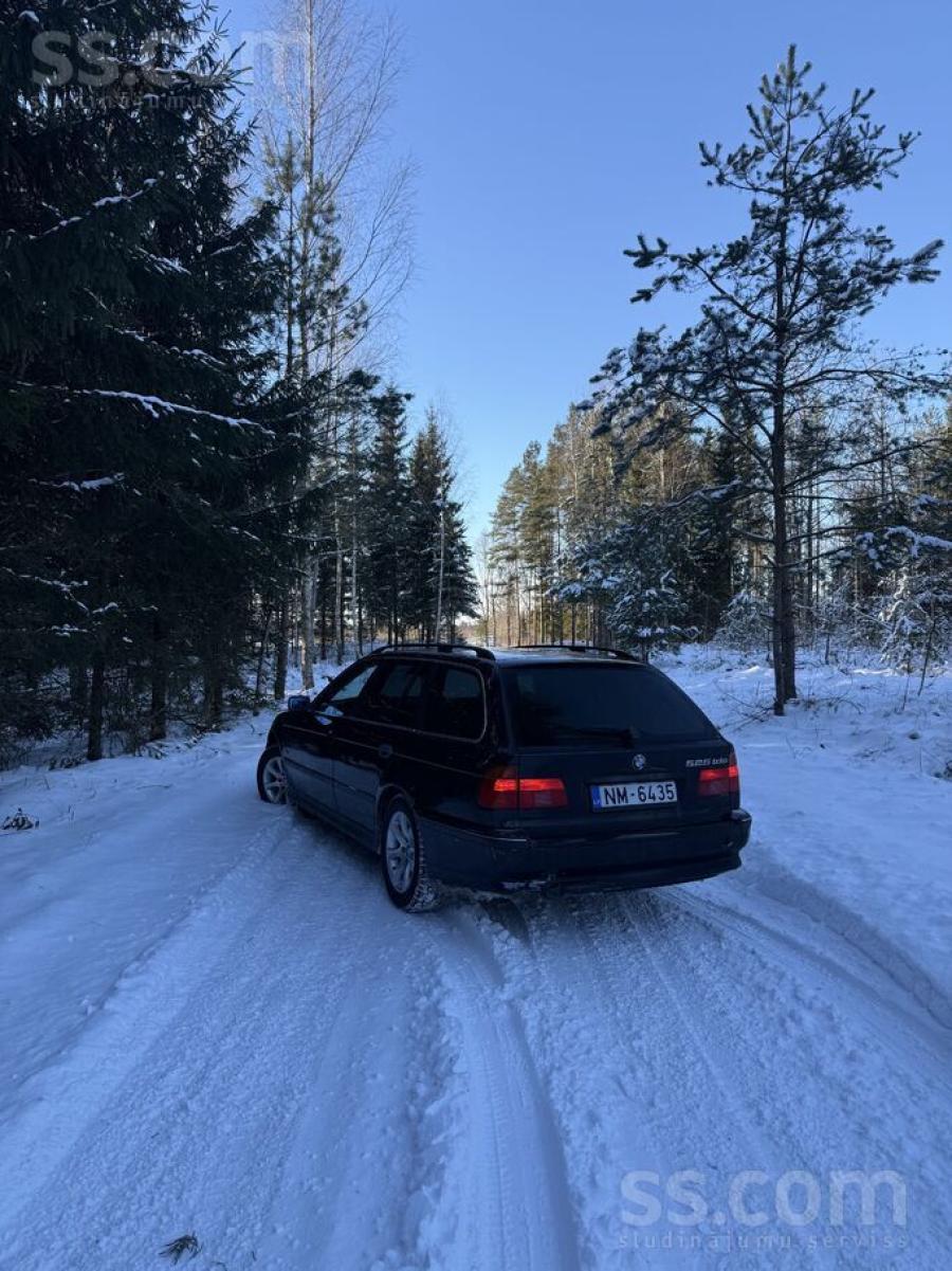 Black BMW 525 1999 in Bauska, with an engine capacity of 2.50 L and mileage of 331 thousand km for 2000 €, photo 1 on AUTOMOTO.COM.LV