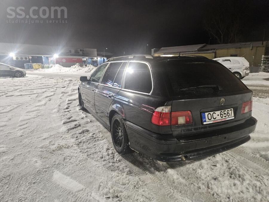 Melns BMW 525 2001 Liepāja, ar dzinēja tilpumu 2.50 L un nobraukumu 411 tūkst. km par 2650 €, foto 2 vietnē AUTOMOTO.COM.LV