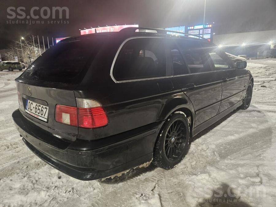 Melns BMW 525 2001 Liepāja, ar dzinēja tilpumu 2.50 L un nobraukumu 411 tūkst. km par 2650 €, foto 3 vietnē AUTOMOTO.COM.LV