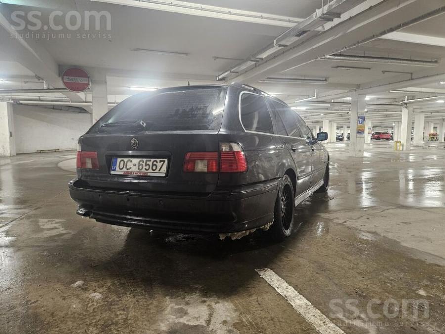 Melns BMW 525 2001 Liepāja, ar dzinēja tilpumu 2.50 L un nobraukumu 411 tūkst. km par 2650 €, foto 9 vietnē AUTOMOTO.COM.LV