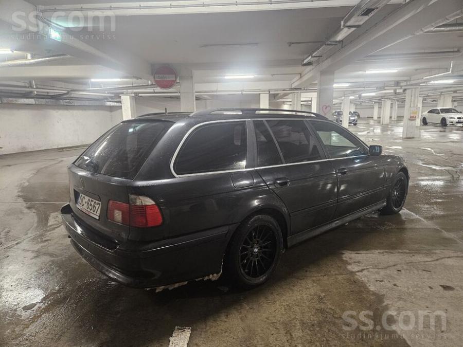 Melns BMW 525 2001 Liepāja, ar dzinēja tilpumu 2.50 L un nobraukumu 411 tūkst. km par 2650 €, foto 10 vietnē AUTOMOTO.COM.LV