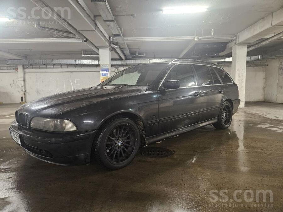 Melns BMW 525 2001 Liepāja, ar dzinēja tilpumu 2.50 L un nobraukumu 411 tūkst. km par 2650 €, foto 14 vietnē AUTOMOTO.COM.LV