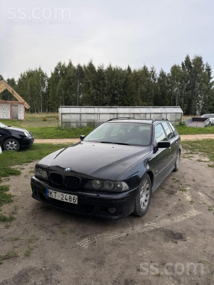 Black BMW 525 2001 in Rezekne, with an engine capacity of 2.50 L and mileage of 450 thousand km for 1100 €, photo 1 on AUTOMOTO.COM.LV