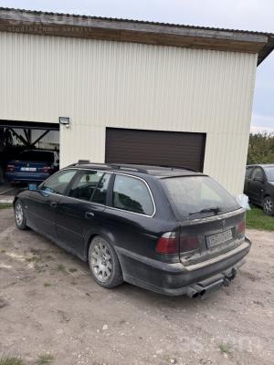 Black BMW 525 2001 in Rezekne, with an engine capacity of 2.50 L and mileage of 450 thousand km for 1100 €, photo 3 on AUTOMOTO.COM.LV