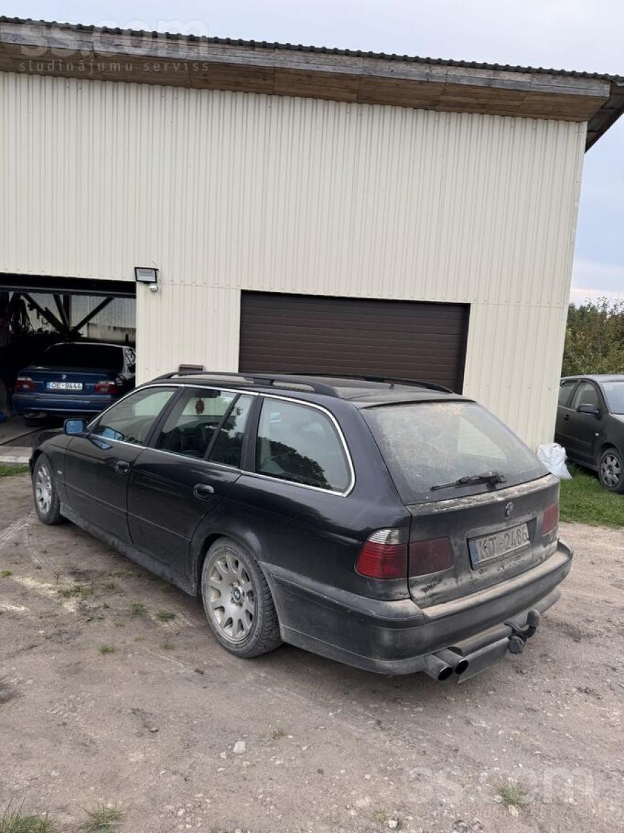Black BMW 525 2001 in Rezekne, with an engine capacity of 2.50 L and mileage of 450 thousand km for 1100 €, photo 3 on AUTOMOTO.COM.LV