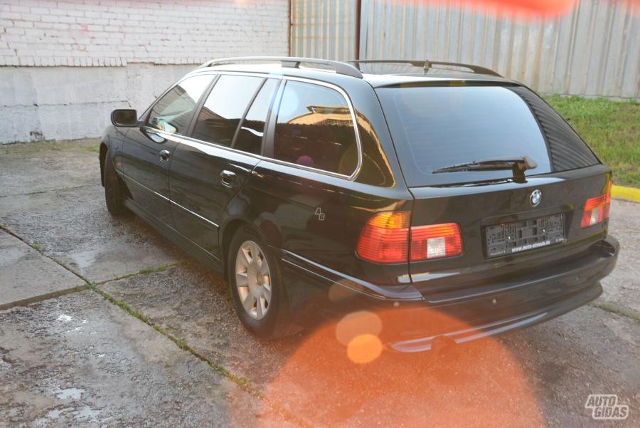Melns BMW 525 2001 Kauņa, ar dzinēja tilpumu 2.50 L un nobraukumu 415 tūkst. km par 2500 €, foto 1 vietnē AUTOMOTO.COM.LV