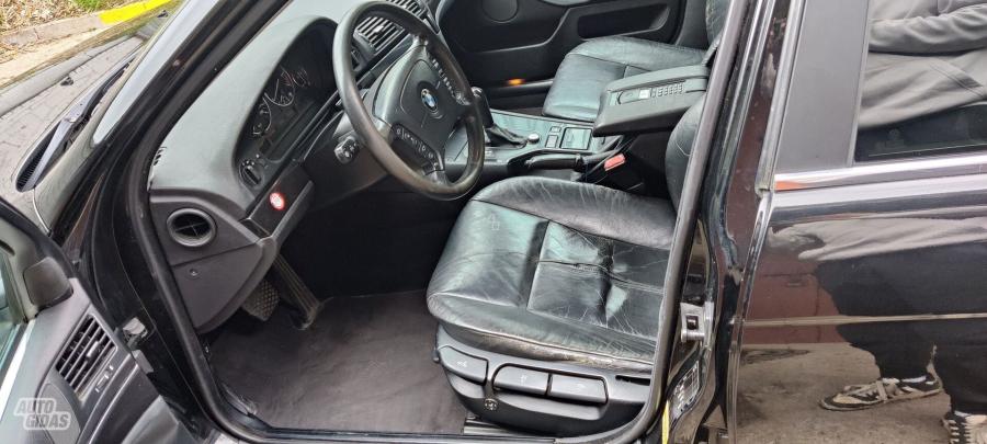 Melns BMW 525 2001 Kauņa, ar dzinēja tilpumu 2.50 L un nobraukumu 415 tūkst. km par 2500 €, foto 12 vietnē AUTOMOTO.COM.LV