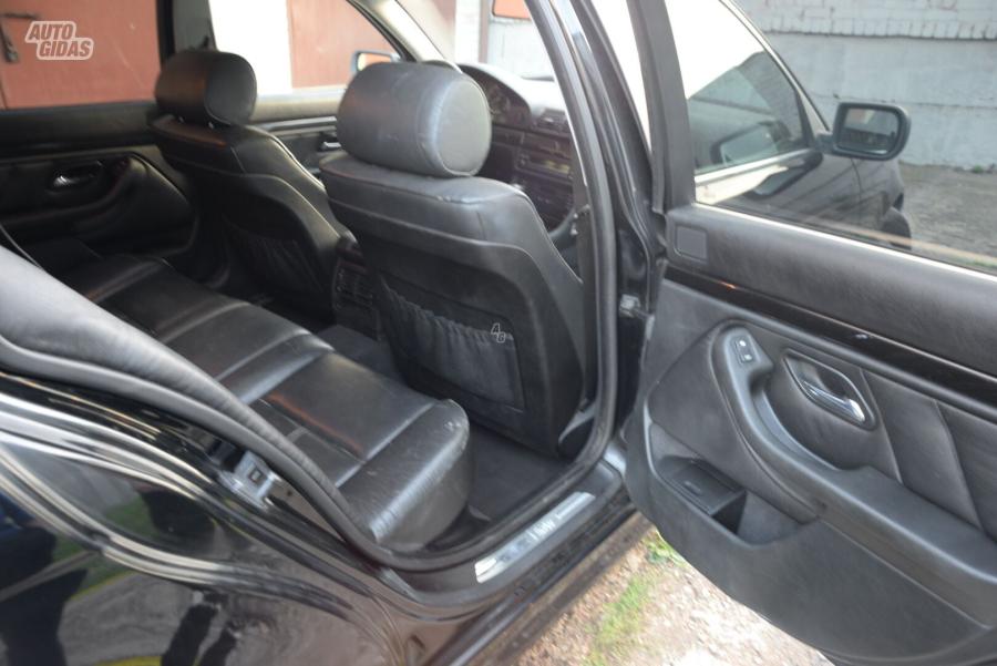 Melns BMW 525 2001 Kauņa, ar dzinēja tilpumu 2.50 L un nobraukumu 415 tūkst. km par 2500 €, foto 20 vietnē AUTOMOTO.COM.LV
