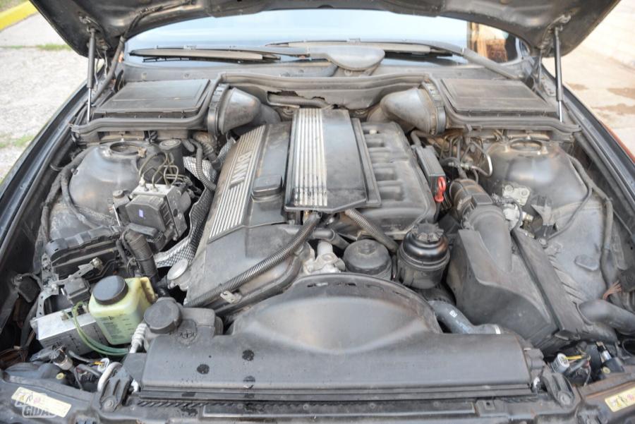 Melns BMW 525 2001 Kauņa, ar dzinēja tilpumu 2.50 L un nobraukumu 415 tūkst. km par 2500 €, foto 27 vietnē AUTOMOTO.COM.LV