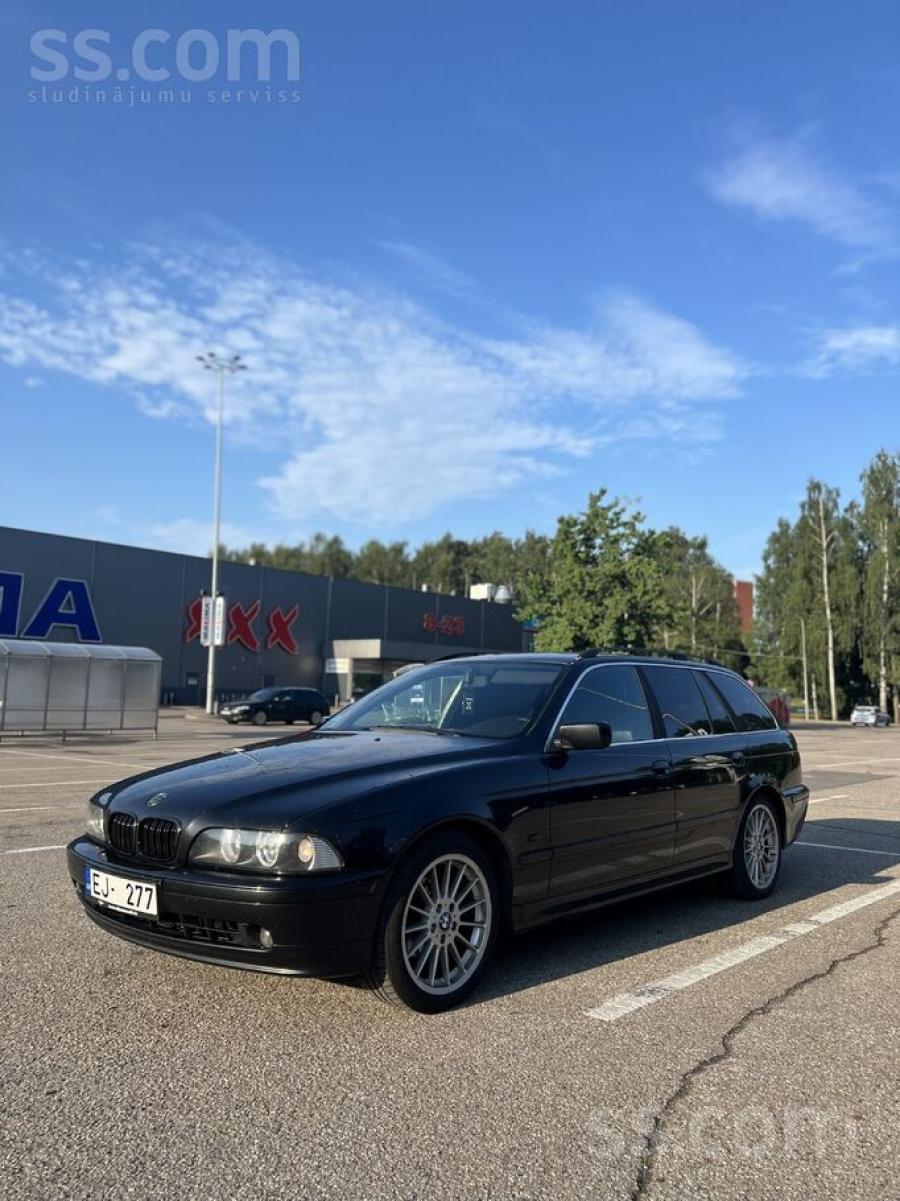 Black BMW 525 2002 in Riga, with an engine capacity of 2.50 L and mileage of 311 thousand km for 2250 €, photo 2 on AUTOMOTO.COM.LV