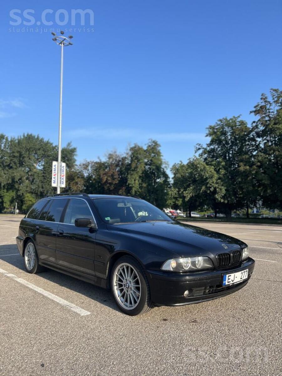 Black BMW 525 2002 in Riga, with an engine capacity of 2.50 L and mileage of 311 thousand km for 2250 €, photo 3 on AUTOMOTO.COM.LV