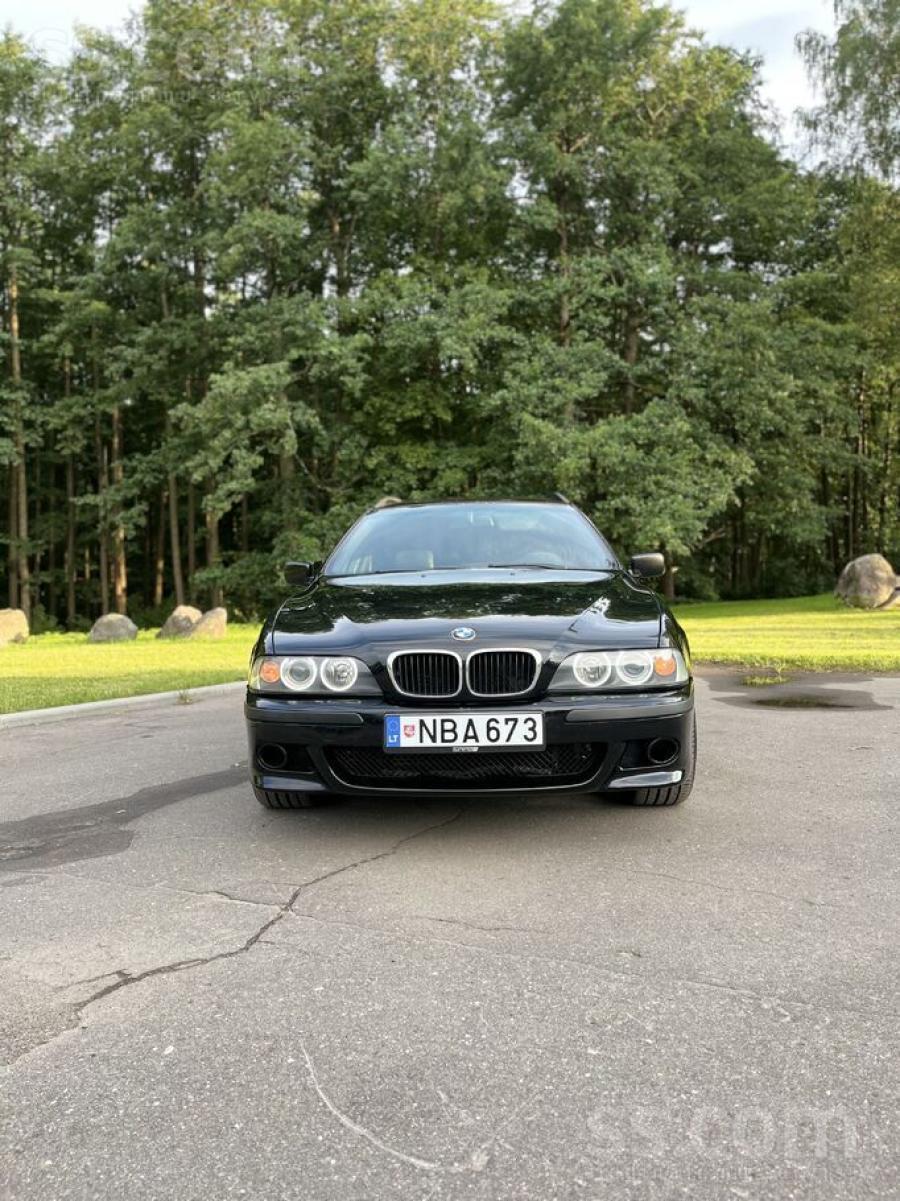 Black BMW 525 2002 in Riga, with an engine capacity of 3.00 L and mileage of 423 thousand km for 3950 €, photo 4 on AUTOMOTO.COM.LV