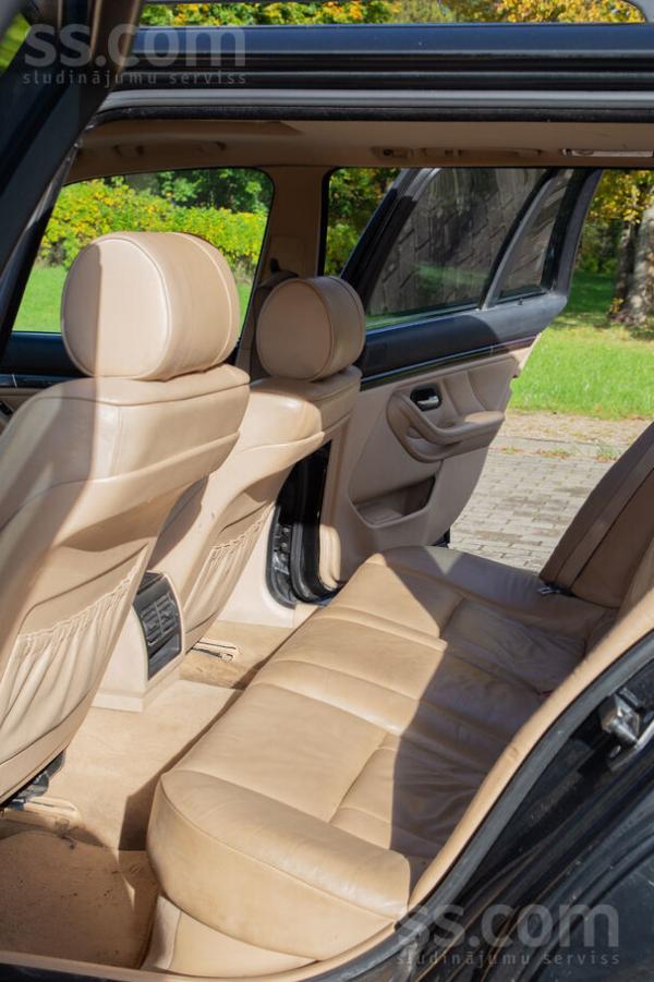 Melns BMW 525 2002 Tukums, ar dzinēja tilpumu 2.50 L un nobraukumu 445 tūkst. km par 1700 €, foto 11 vietnē AUTOMOTO.COM.LV