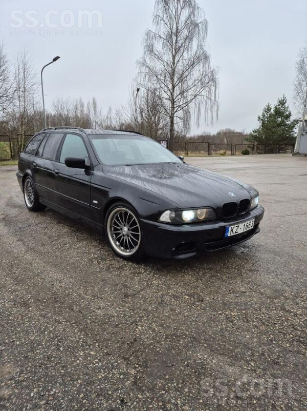 Black BMW 525 2002 in Valmiera, with an engine capacity of 2.50 L and mileage of 387 thousand km for 2450 €, photo 3 on AUTOMOTO.COM.LV