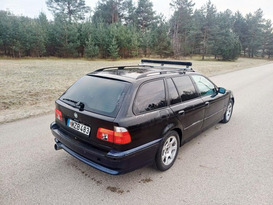 Melns BMW 525 2002 Kauņa, ar dzinēja tilpumu 2.50 L un nobraukumu 340 tūkst. km par 1500 €, foto 3 vietnē AUTOMOTO.COM.LV