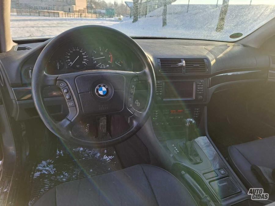 Melns BMW 525 2002 Viļņa, ar dzinēja tilpumu 2.50 L un nobraukumu 389 tūkst. km par 1550 €, foto 4 vietnē AUTOMOTO.COM.LV