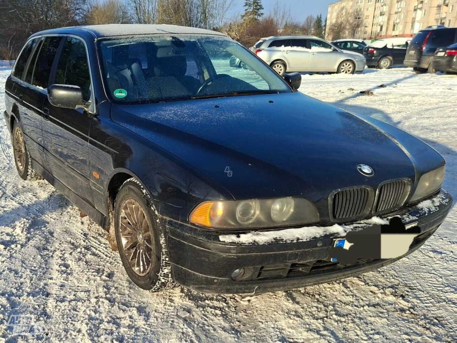 Melns BMW 525 2002 Viļņa, ar dzinēja tilpumu 2.50 L un nobraukumu 389 tūkst. km par 1550 €, foto 5 vietnē AUTOMOTO.COM.LV