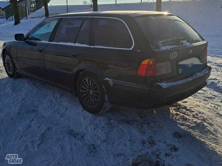 Melns BMW 525 2002 Viļņa, ar dzinēja tilpumu 2.50 L un nobraukumu 389 tūkst. km par 1550 €, foto 6 vietnē AUTOMOTO.COM.LV