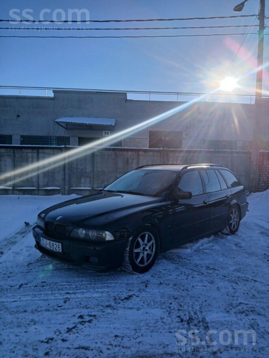 Melns BMW 525 2002 Rīga, ar dzinēja tilpumu 2.50 L un nobraukumu 440 tūkst. km par 2600 €, foto 1 vietnē AUTOMOTO.COM.LV