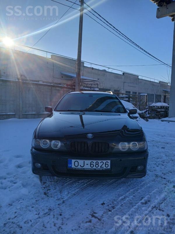 Black BMW 525 2002 in Riga, with an engine capacity of 2.50 L and mileage of 440 thousand km for 2600 €, photo 2 on AUTOMOTO.COM.LV