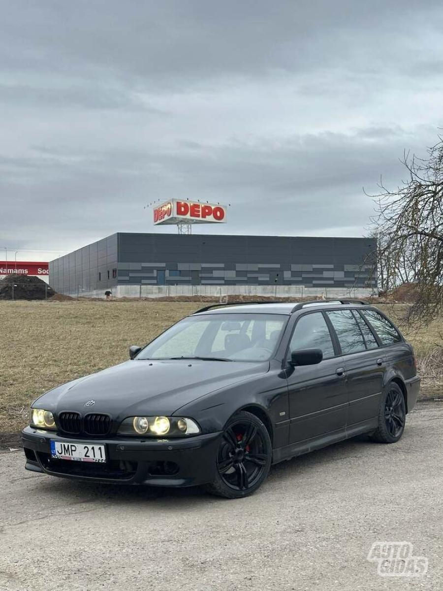 Black BMW 525 2002 in Siauliai, with an engine capacity of 2.50 L and mileage of 315 thousand km for 2350 €, photo 1 on AUTOMOTO.COM.LV