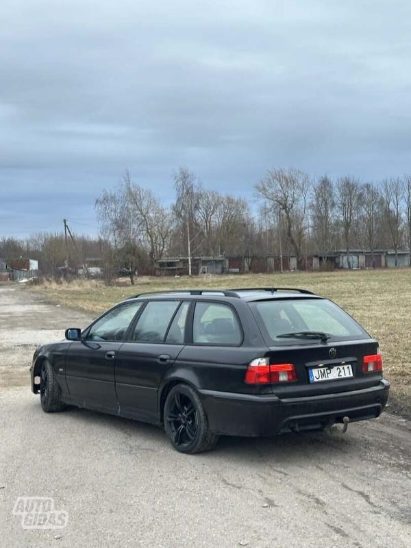 Black BMW 525 2002 in Siauliai, with an engine capacity of 2.50 L and mileage of 315 thousand km for 2350 €, photo 6 on AUTOMOTO.COM.LV