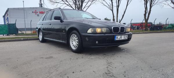 Black BMW 525 2002 in Klaipeda, with an engine capacity of 2.50 L and mileage of 300 thousand km for 1950 €, photo 3 on AUTOMOTO.COM.LV