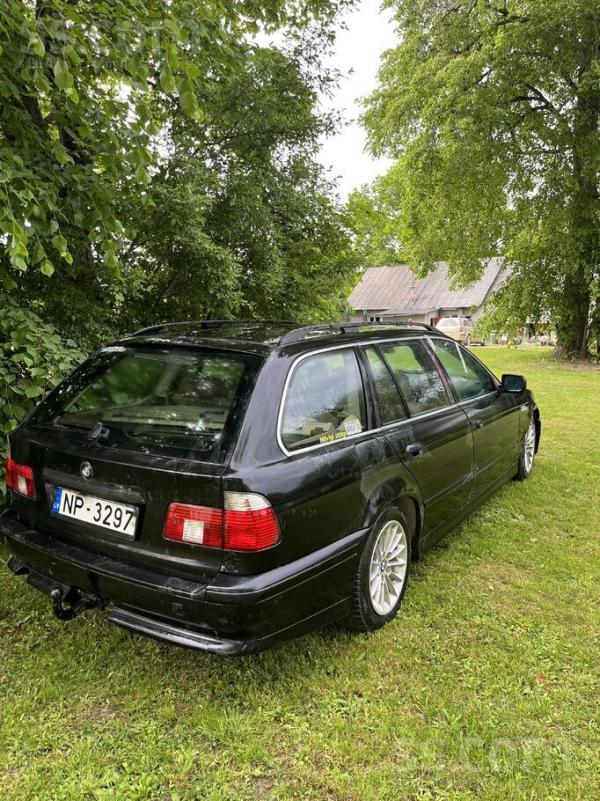 Melns BMW 525 2002 Rīga, ar dzinēja tilpumu 2.50 L un nobraukumu 350 tūkst. km par 1050 €, foto 4 vietnē AUTOMOTO.COM.LV