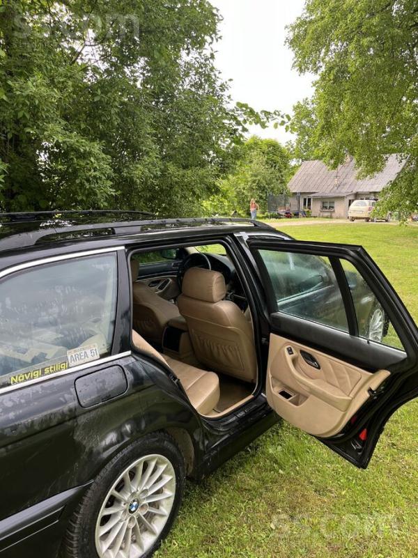 Melns BMW 525 2002 Rīga, ar dzinēja tilpumu 2.50 L un nobraukumu 350 tūkst. km par 1050 €, foto 5 vietnē AUTOMOTO.COM.LV