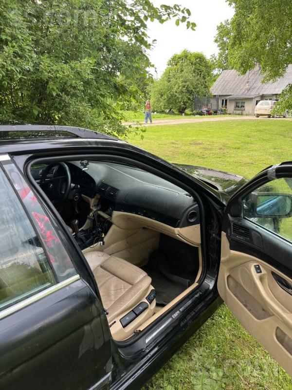 Melns BMW 525 2002 Rīga, ar dzinēja tilpumu 2.50 L un nobraukumu 350 tūkst. km par 1050 €, foto 7 vietnē AUTOMOTO.COM.LV