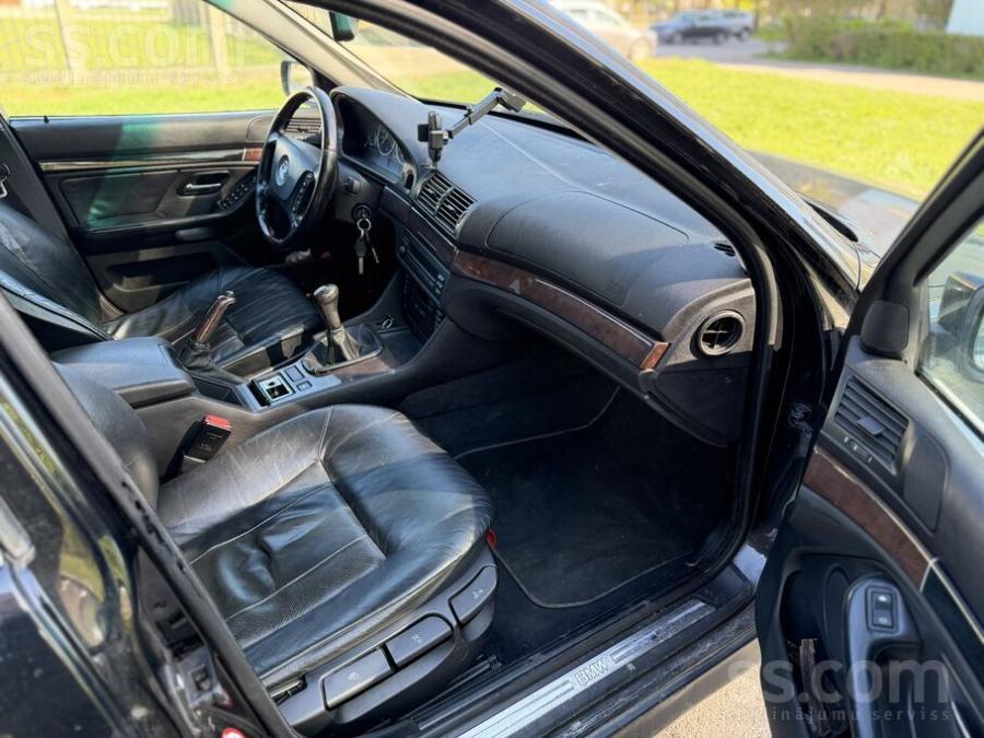 Melns BMW 525 2002 Rīga, ar dzinēja tilpumu 2.50 L un nobraukumu 440 tūkst. km par 1600 €, foto 9 vietnē AUTOMOTO.COM.LV
