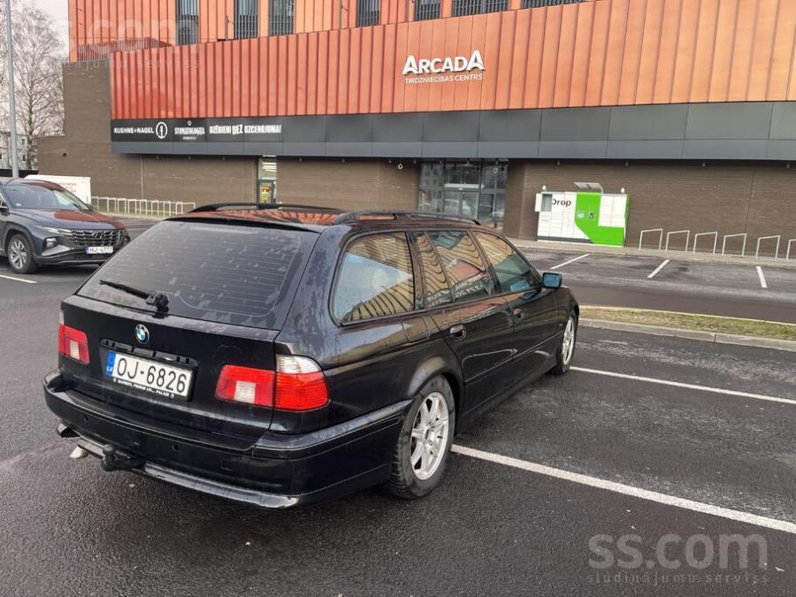 Melns BMW 525 2002 Rīga, ar dzinēja tilpumu 2.50 L un nobraukumu 450 tūkst. km par 1750 €, foto 4 vietnē AUTOMOTO.COM.LV