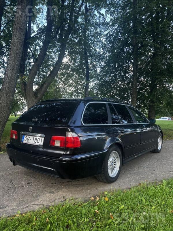 Black BMW 525 2002 in Daugavpils, with an engine capacity of 2.50 L and mileage of 314 thousand km for 1700 €, photo 1 on AUTOMOTO.COM.LV