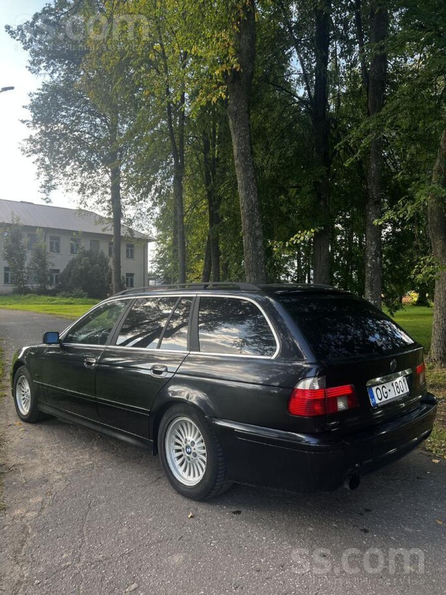 Black BMW 525 2002 in Daugavpils, with an engine capacity of 2.50 L and mileage of 314 thousand km for 1700 €, photo 3 on AUTOMOTO.COM.LV