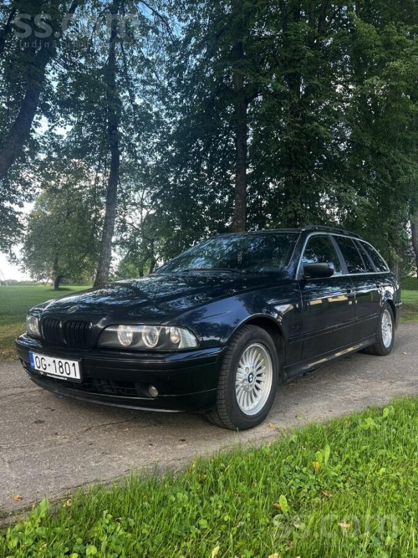 Black BMW 525 2002 in Daugavpils, with an engine capacity of 2.50 L and mileage of 314 thousand km for 1700 €, photo 3 on AUTOMOTO.COM.LV