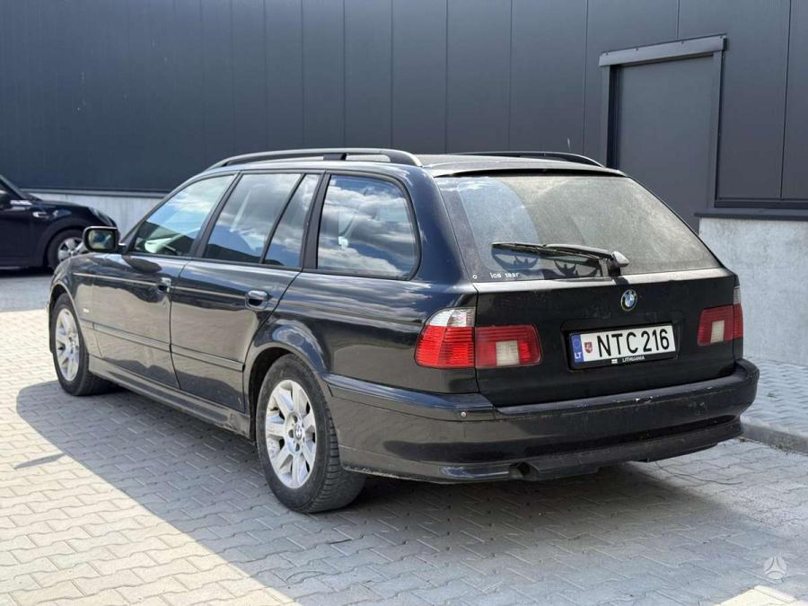 Melns BMW 525 2002 Viļņa, ar dzinēja tilpumu 2.50 L un nobraukumu 353 tūkst. km par 1700 €, foto 5 vietnē AUTOMOTO.COM.LV
