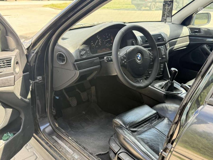 Melns BMW 525 2002 Viļņa, ar dzinēja tilpumu 2.50 L un nobraukumu 353 tūkst. km par 1700 €, foto 7 vietnē AUTOMOTO.COM.LV