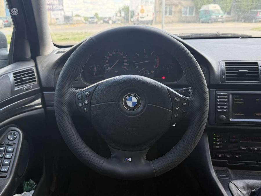 Melns BMW 525 2002 Viļņa, ar dzinēja tilpumu 2.50 L un nobraukumu 353 tūkst. km par 1700 €, foto 14 vietnē AUTOMOTO.COM.LV