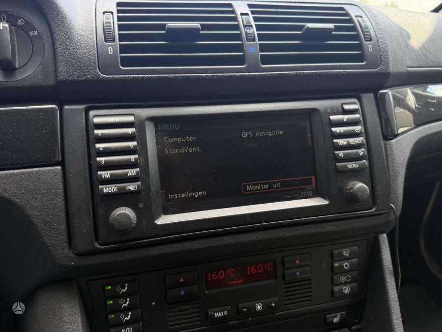 Melns BMW 525 2002 Viļņa, ar dzinēja tilpumu 2.50 L un nobraukumu 353 tūkst. km par 1700 €, foto 16 vietnē AUTOMOTO.COM.LV