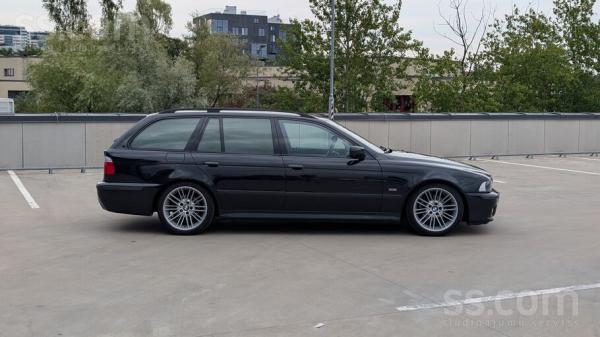 Black BMW 525 2002 in Riga, with an engine capacity of 2.50 L and mileage of 368 thousand km for 7450 €, photo 5 on AUTOMOTO.COM.LV