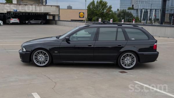 Black BMW 525 2002 in Riga, with an engine capacity of 2.50 L and mileage of 368 thousand km for 7450 €, photo 8 on AUTOMOTO.COM.LV