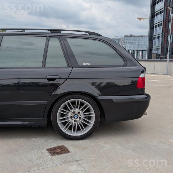 Black BMW 525 2002 in Riga, with an engine capacity of 2.50 L and mileage of 368 thousand km for 7450 €, photo 10 on AUTOMOTO.COM.LV