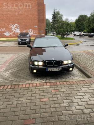 Melns BMW 525 2003 Rīga, ar dzinēja tilpumu 3.00 L un nobraukumu 407 tūkst. km par 1300 €, foto 3 vietnē AUTOMOTO.COM.LV