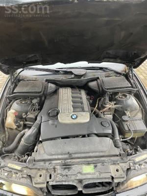 Melns BMW 525 2003 Rīga, ar dzinēja tilpumu 3.00 L un nobraukumu 407 tūkst. km par 1300 €, foto 6 vietnē AUTOMOTO.COM.LV