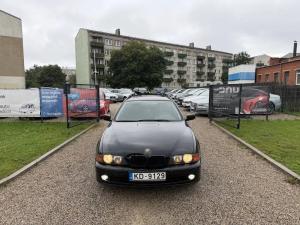 Black BMW 525 2003 in Ventspils, with an engine capacity of 2.50 L and mileage of 418 thousand km for 1490 €, photo 3 on AUTOMOTO.COM.LV